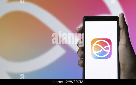 Apple siri logo is displayed on smartphone Stock Photo - Alamy