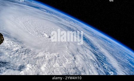 Hurricane cyclone eye Stock Photo - Alamy