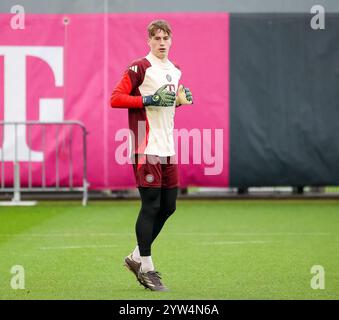 Max Schmitt (FC Bayern Muenchen, #35) wird eingewechselt, AUT, FC Red Bull Salzburg vs FC Bayern ...