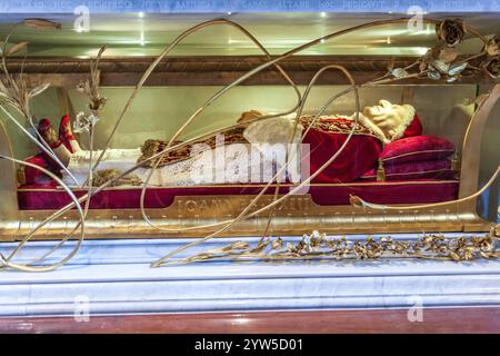 The Body of Pope John XXIII is Preserved in Saint Peter's Basilica ...