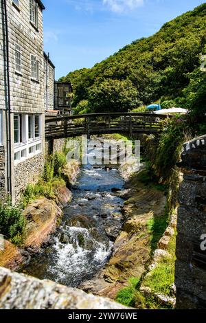 Little village on the countryside of Cornwall Stock Photo - Alamy