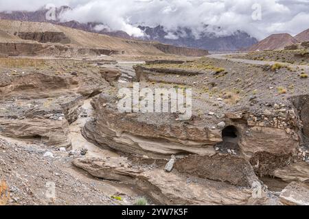Highway in Qinghai Stock Photo - Alamy