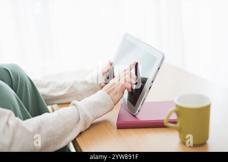 Tablet Operation Hand-held Stock Photo - Alamy