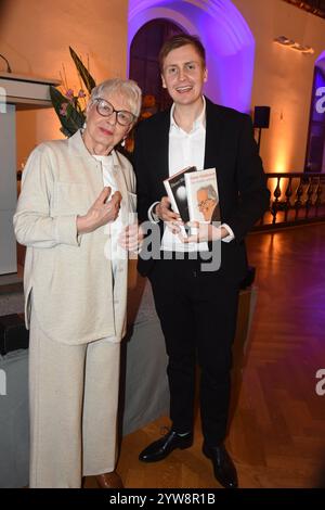 Renate Kuester Hildebrandt Kabarettistin Till Reiners Kabarettist ...