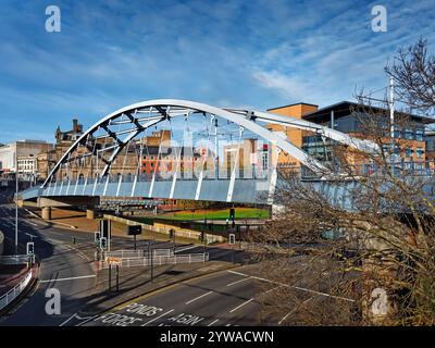 Sheffield Supertram crossing Park Square Bridge, Sheffield, South ...