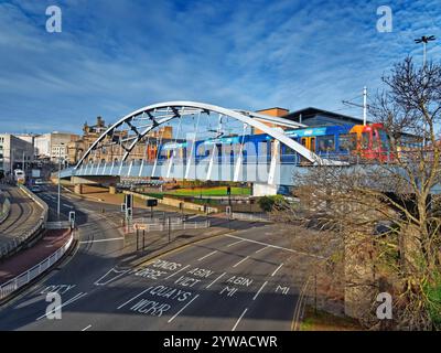 Sheffield Supertram crossing Park Square Bridge, Sheffield, South ...