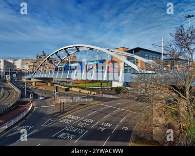 Sheffield Supertram crossing Park Square Bridge, Sheffield, South ...