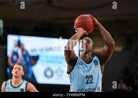 Johnathan Stove (Veolia Towers Hamburg, #22) beim Wurf, GER, Veolia ...