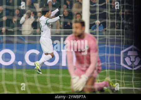 Joao Simoes Sporting CP celebrates with the trophy at the end of the ...