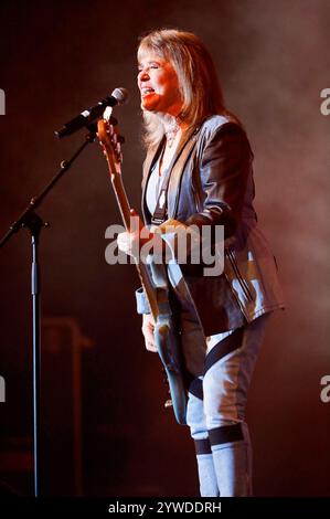 Suzi Quatro live bei einem Konzert ihrer Wold Tour 2024 im Tanzbrunnen ...