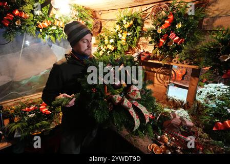 Rab Graham makes Christmas wreaths at the Blair Drummond Smiddy Farm ...