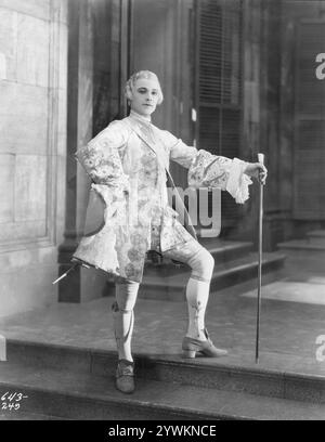 MONSIEUR BEAUCAIRE 1924 Paramount silent film with Rudolph Valentino at ...