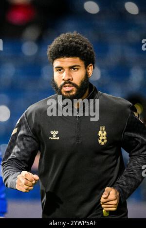 Ellis Simms #9 of Coventry City during the Emirates FA Cup Third Round ...