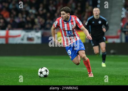 Julian Alvarez of Atletico de Madrid celebrates his goal during the La ...