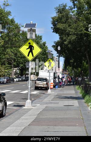 Pedestrian warning sign in Washington State USA Stock Photo - Alamy