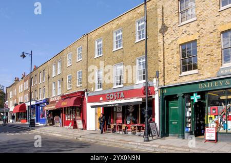 UK, London, London Borough of Haringey, Highgate Village, Urban street ...