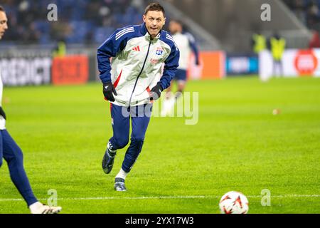 Nemanja Matic of Lyon warming up before the French championship Ligue 1 ...