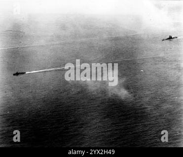 Damaged Japanese battleship Yamato underway, 7 April 1945 Stock Photo ...