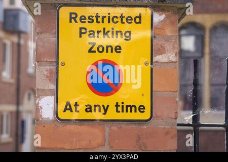 Restricted parking zone sign Stock Photo - Alamy