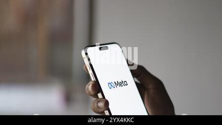 New Meta platform logo by Facebook Stock Photo - Alamy