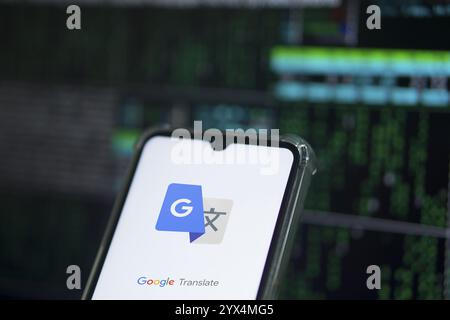 Google Translate logo is displayed on smartphone Stock Photo - Alamy