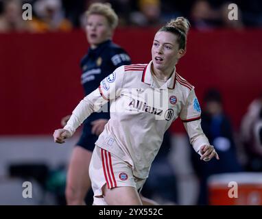 Alara Sehitler (FC FC Bayern Munich Women, #14) during her goal [goal ...