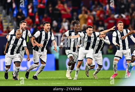 Pachuca players celebrate after winning the Mexican women's soccer ...