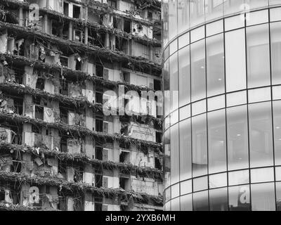 Demolition of the old Royal Liverpool Hospital contrasted against ...