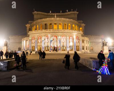 Yerevan Opera Theatre, Freedom Square, Yerevan, Armenia Stock Photo - Alamy