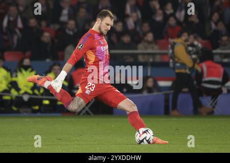 Lyon goalkeeper Lucas Perri during the French championship Ligue 1 ...