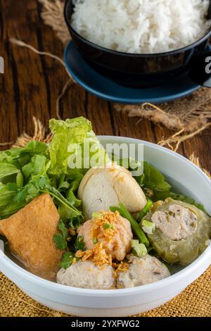 Yong tau foo , yong tau fu or Liong Tahu. is a Hakka Chinese cuisine ...
