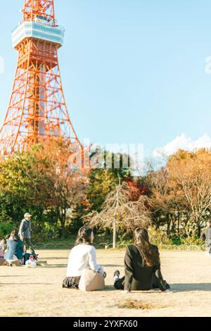 Tokyo Tower in Shiba Park, Tokyo, Japan Stock Photo - Alamy