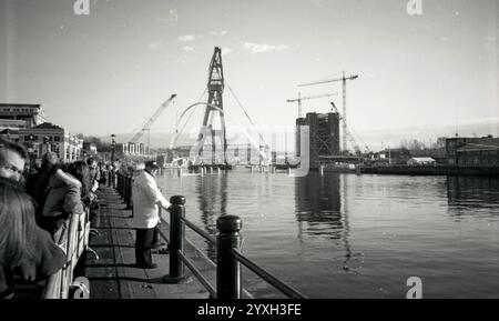 Newcastle Millenium Bridge Installation November 20th 2000 Stock Photo ...