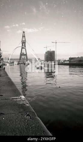 Newcastle Millenium Bridge Installation November 20th 2000 Stock Photo ...
