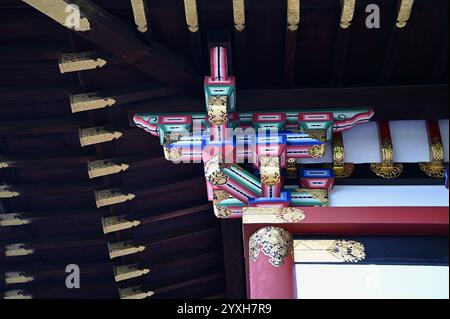 Colorful Japanese Sashimono ceiling woodwork at Kōdai-ji Buddhist ...