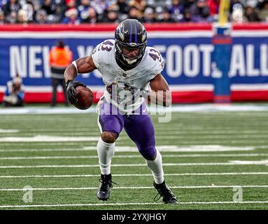 Baltimore Ravens running back Justice Hill (43) carries the ball during ...