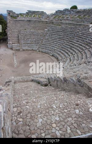Ancient Greek amphitheatre in Segesta, Sicily, Italy Stock Photo - Alamy