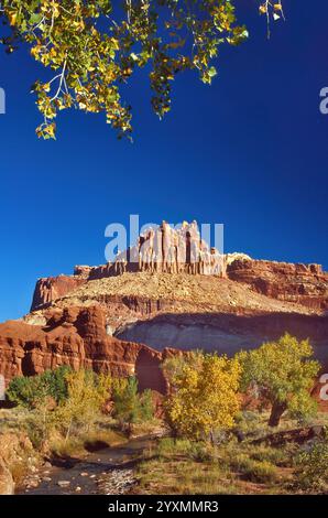 The Castle summit, Wingate Sandstone over Chinle Formation and Moencopi ...