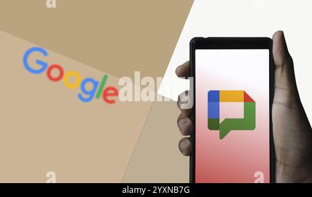 Google Chat Icon Logo on smartphone Stock Photo - Alamy