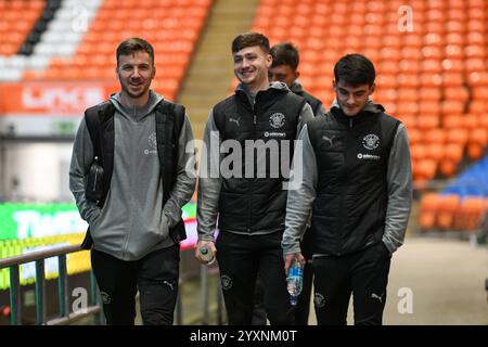 Rob Apter of Blackpool arrive ahead of the Sky Bet League 1 match ...