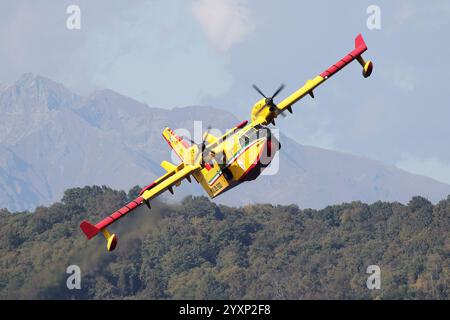 CL-415 firefighting aircraft of Italy's Vigili del Fuoco Stock Photo ...