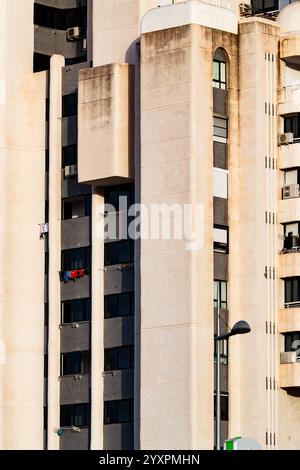 Detail of a beige skyscraper in Benidorm Stock Photo - Alamy