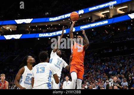 Florida guard Denzel Aberdeen (11) shoots over Vanderbilt forward Devin ...