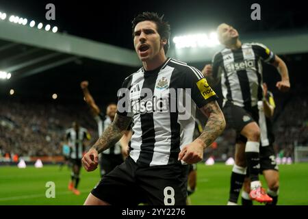 Newcastle United's Sandro Tonali celebrates scoring their side's third ...
