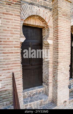 The keyhole or horseshoe arch emblematic of Moorish architecture ...