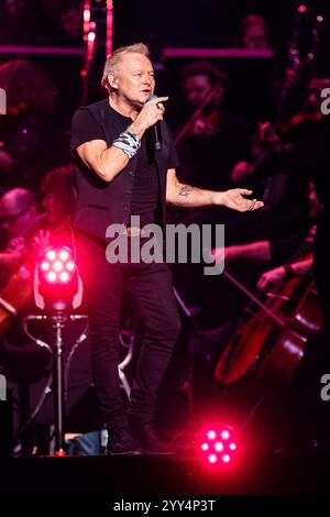 Sänger Nick van Eede von Cutting Crew bei der 30. Night of the Proms ...
