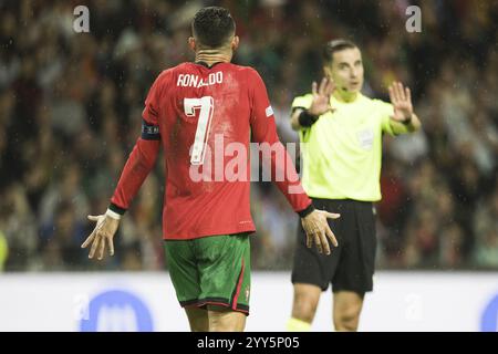Cristiano RONALDO from behind with back number seven Stock Photo - Alamy