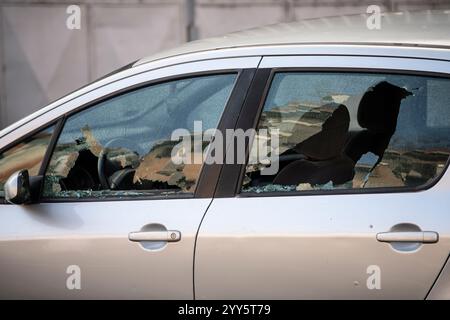 Broken window and abduction of things from a car. A criminal incident ...