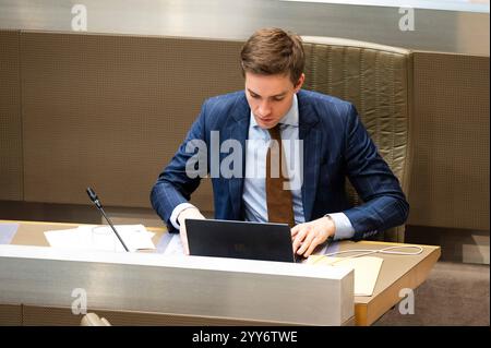 Tom Lamont Vlaams Belang at the Flemish parliament plenary meeting in ...