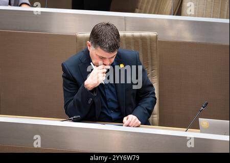 Tom Ongena Open VLD at the Flemish parliament plenary meeting in ...